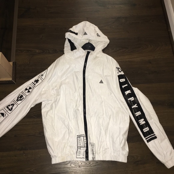 Black Pyramid | Jackets & Coats | Black Pyramid Tyvek Windbreaker Xxxl ...
